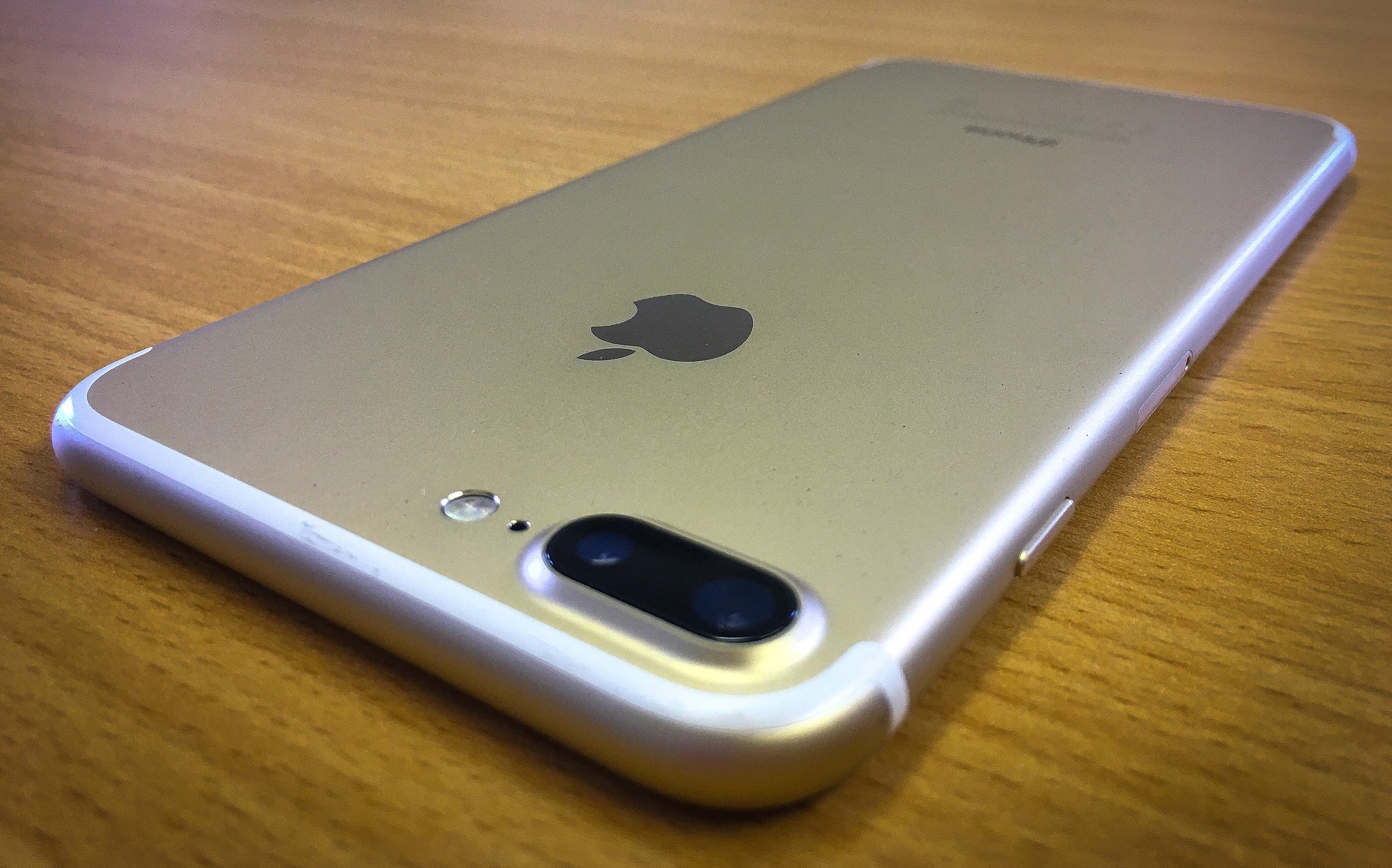 Das Apple iPhone 7 Plus und passende Olixar-Cover im Test - nurido.eu
